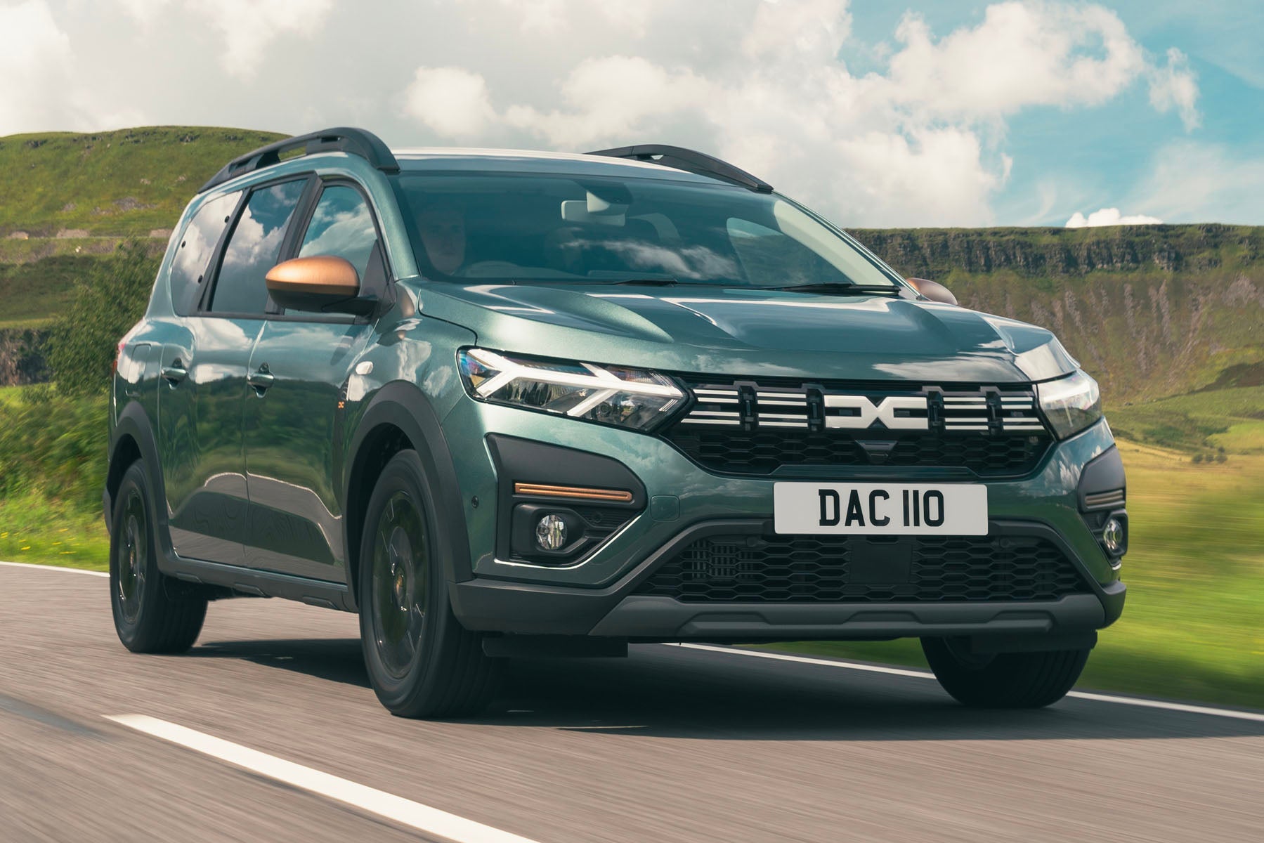 Dacia Jogger Review 2026: Price, specs & boot space | heycar UK