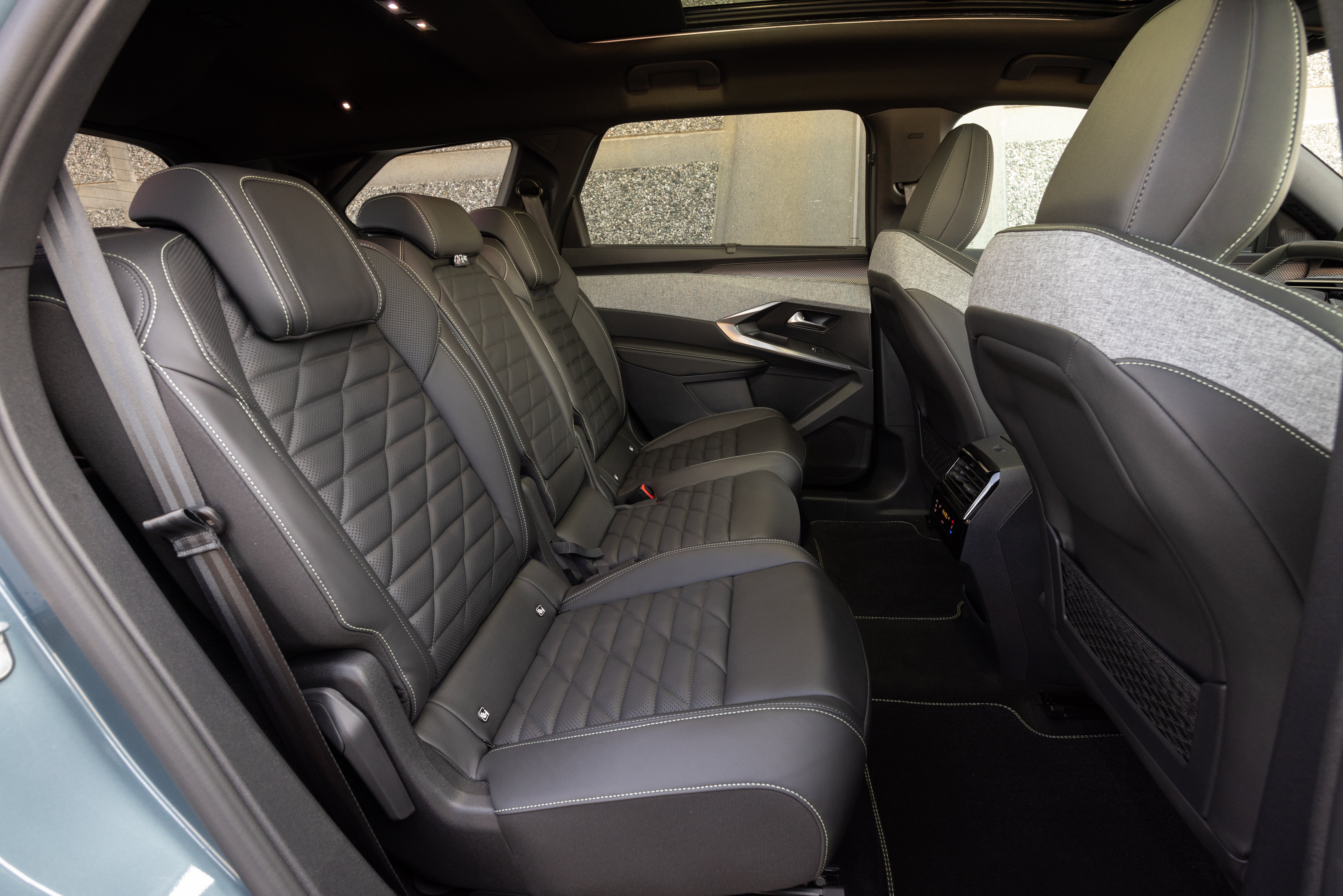 Peugeot e-5008 Review 2024 | heycar UK