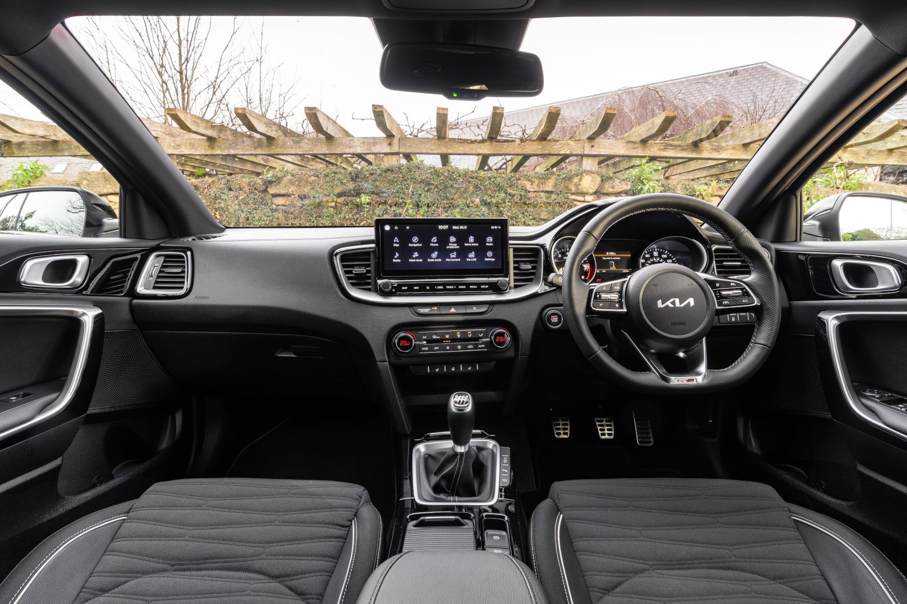 Kia ProCeed Review 2025: Price, specs & boot space | heycar UK