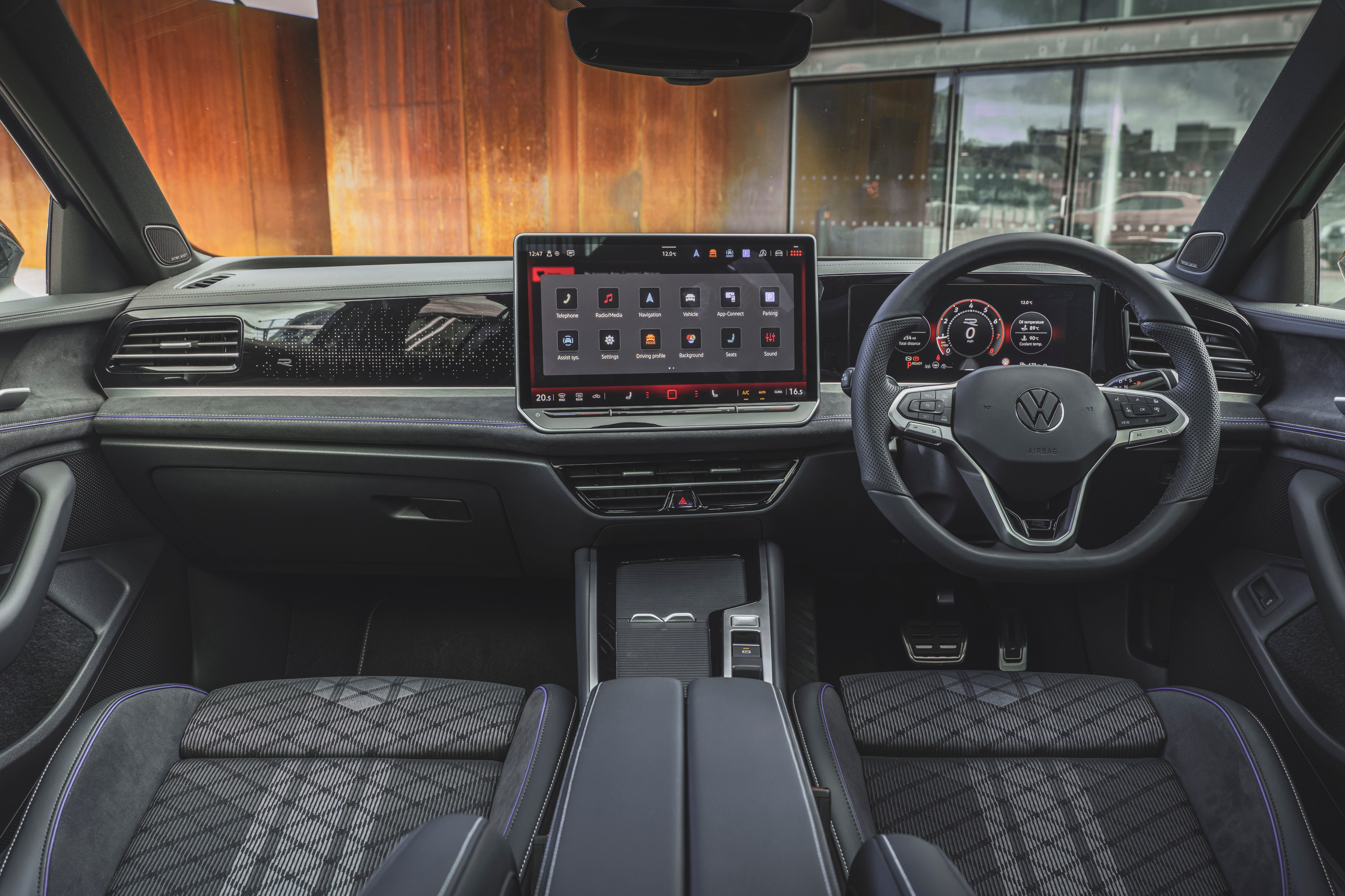 Volkswagen Passat Estate Review 2025: Price, specs & boot space | heycar UK