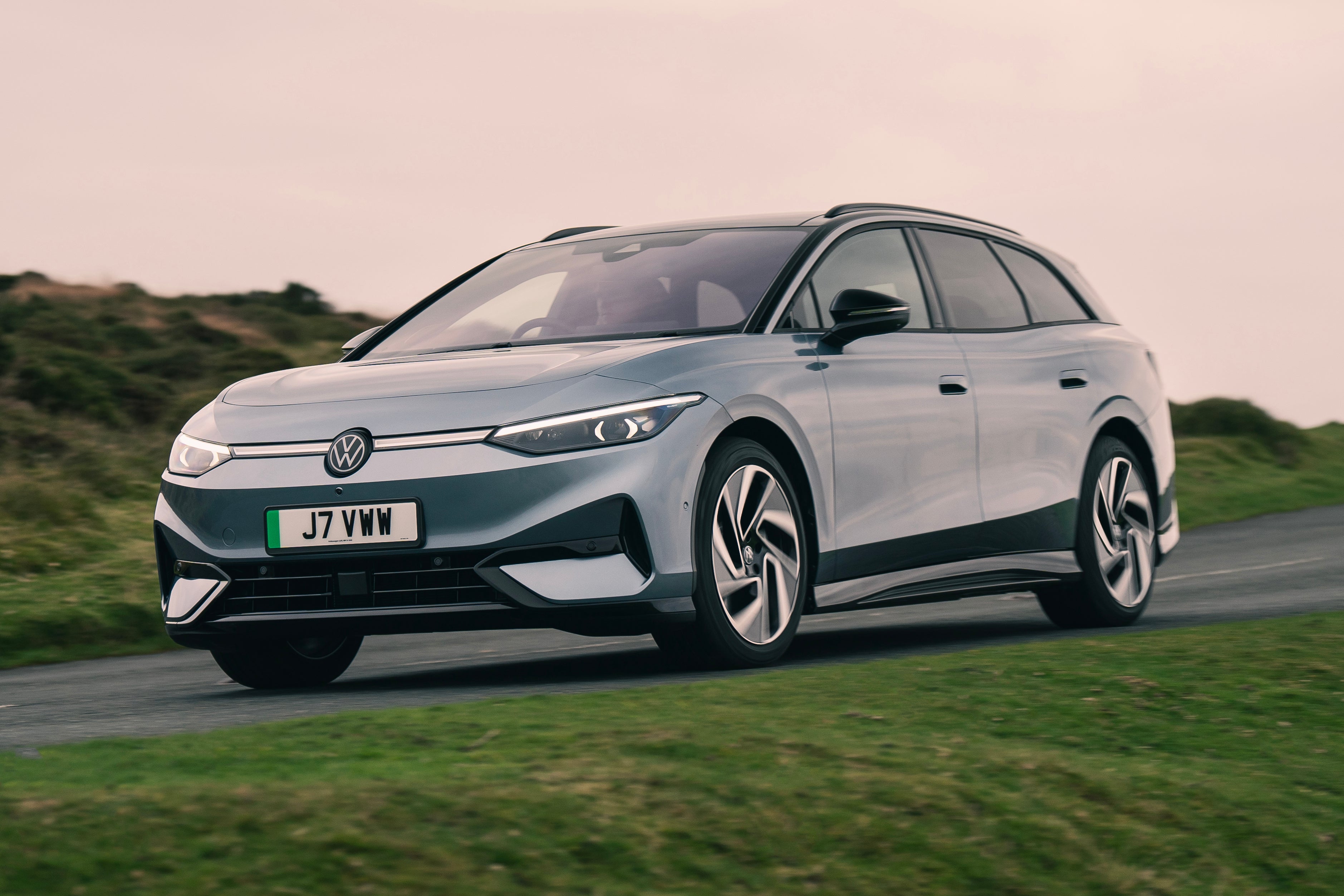 Volkswagen ID.7 Tourer Review 2025: Price, specs & boot space | heycar UK