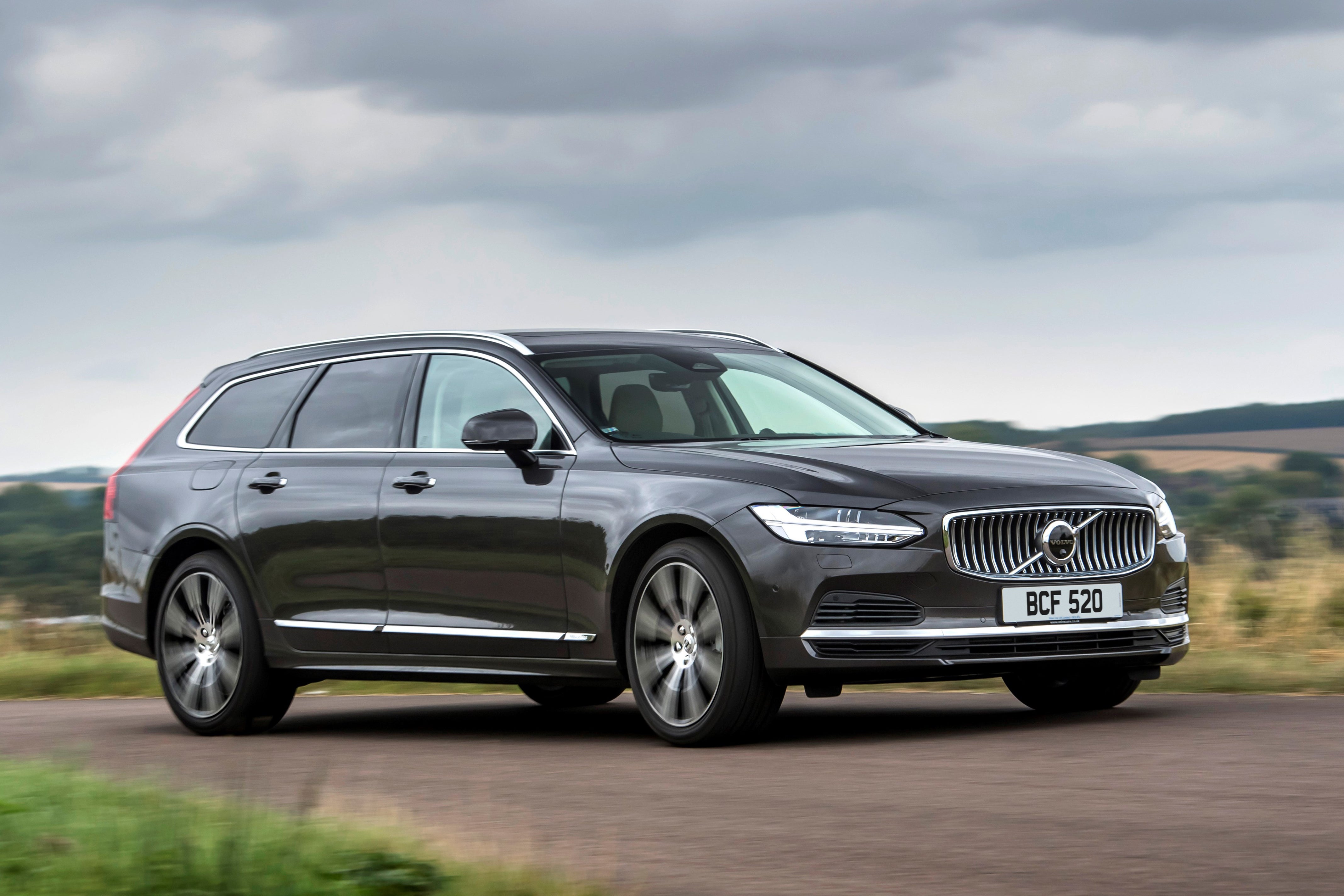 Volvo V90 Review 2026: Price, specs & boot space | heycar UK