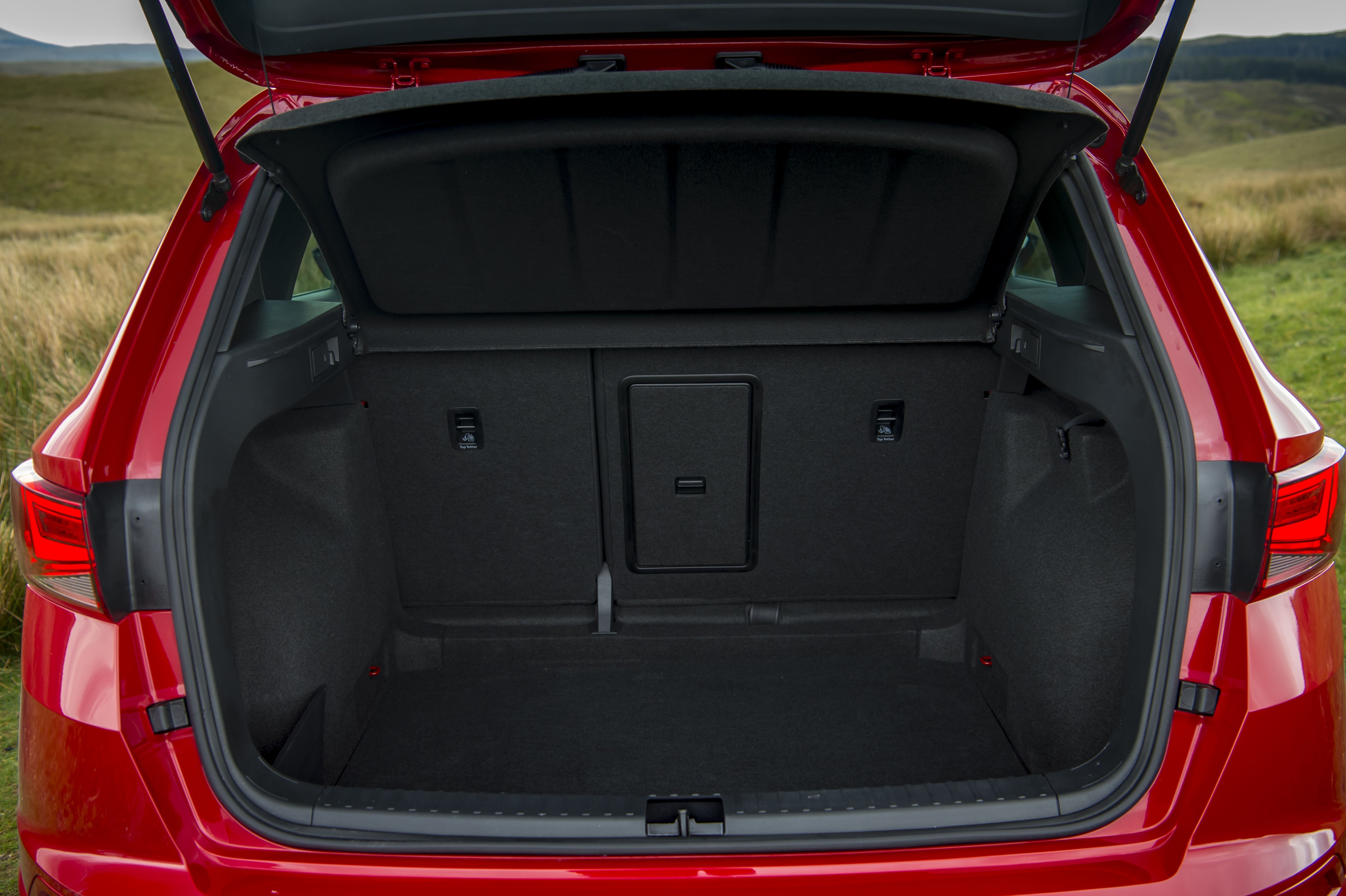 SEAT Ateca Review 2025: Price, specs & boot space | heycar UK