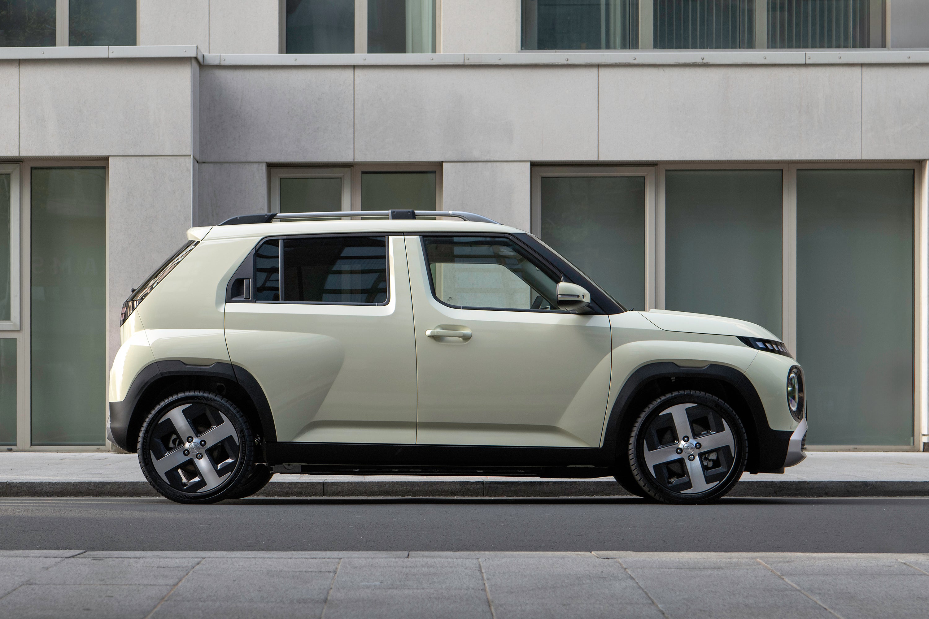 Hyundai Inster Review 2025: Price, specs & boot space | heycar UK