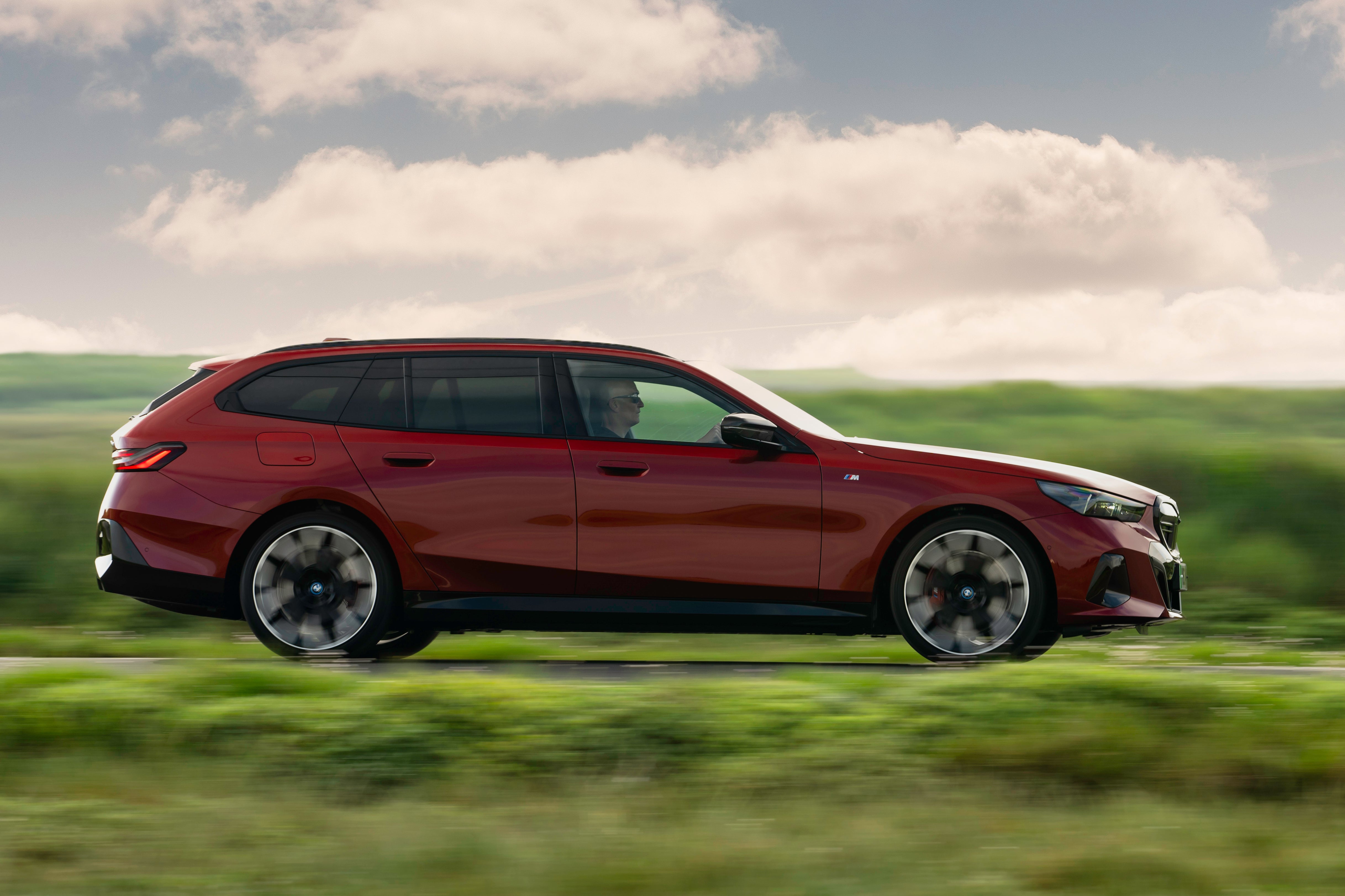 BMW i5 Touring Review 2026: Price, specs & boot space | heycar UK