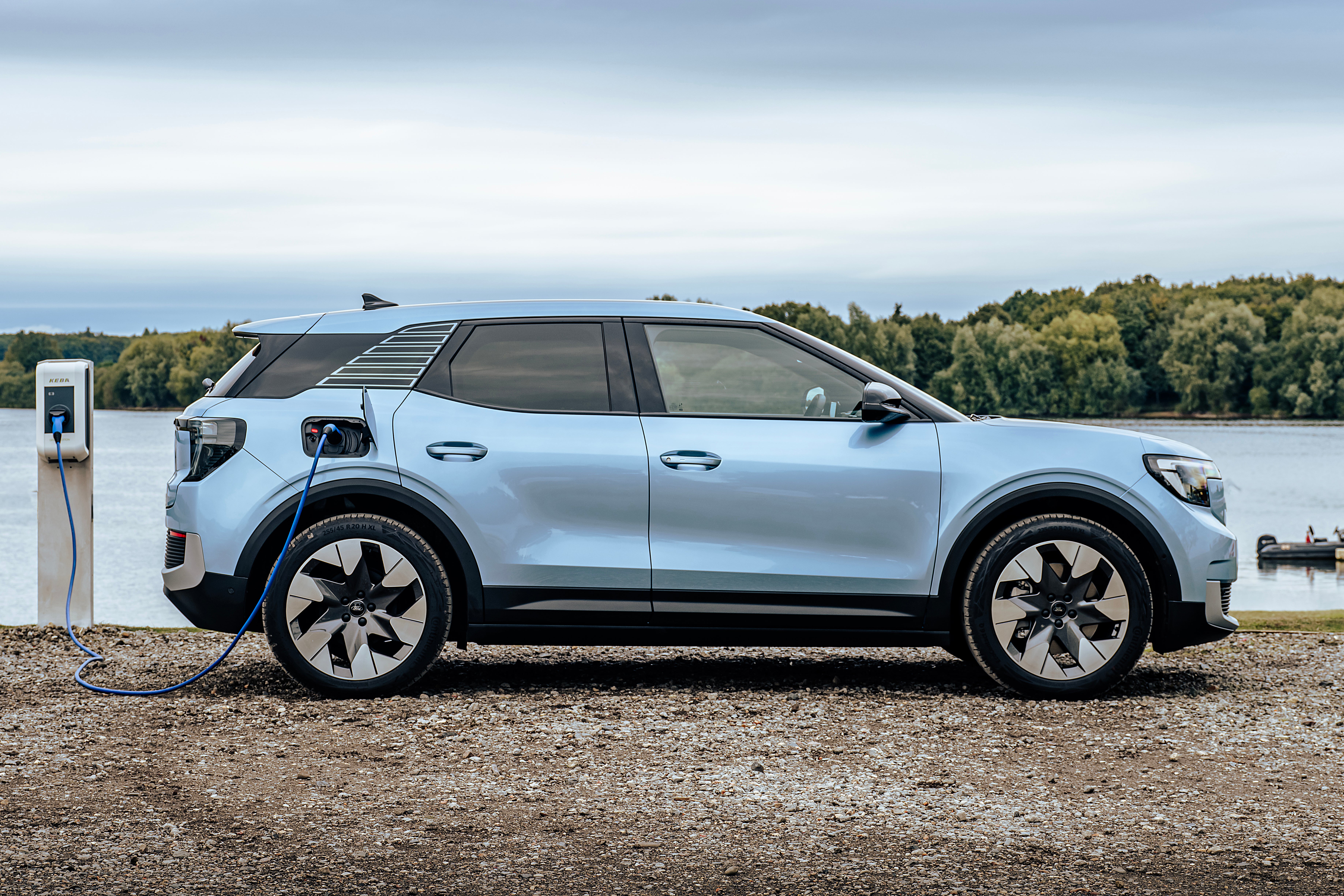 Ford Explorer Review 2025: Price, specs & boot space | heycar UK