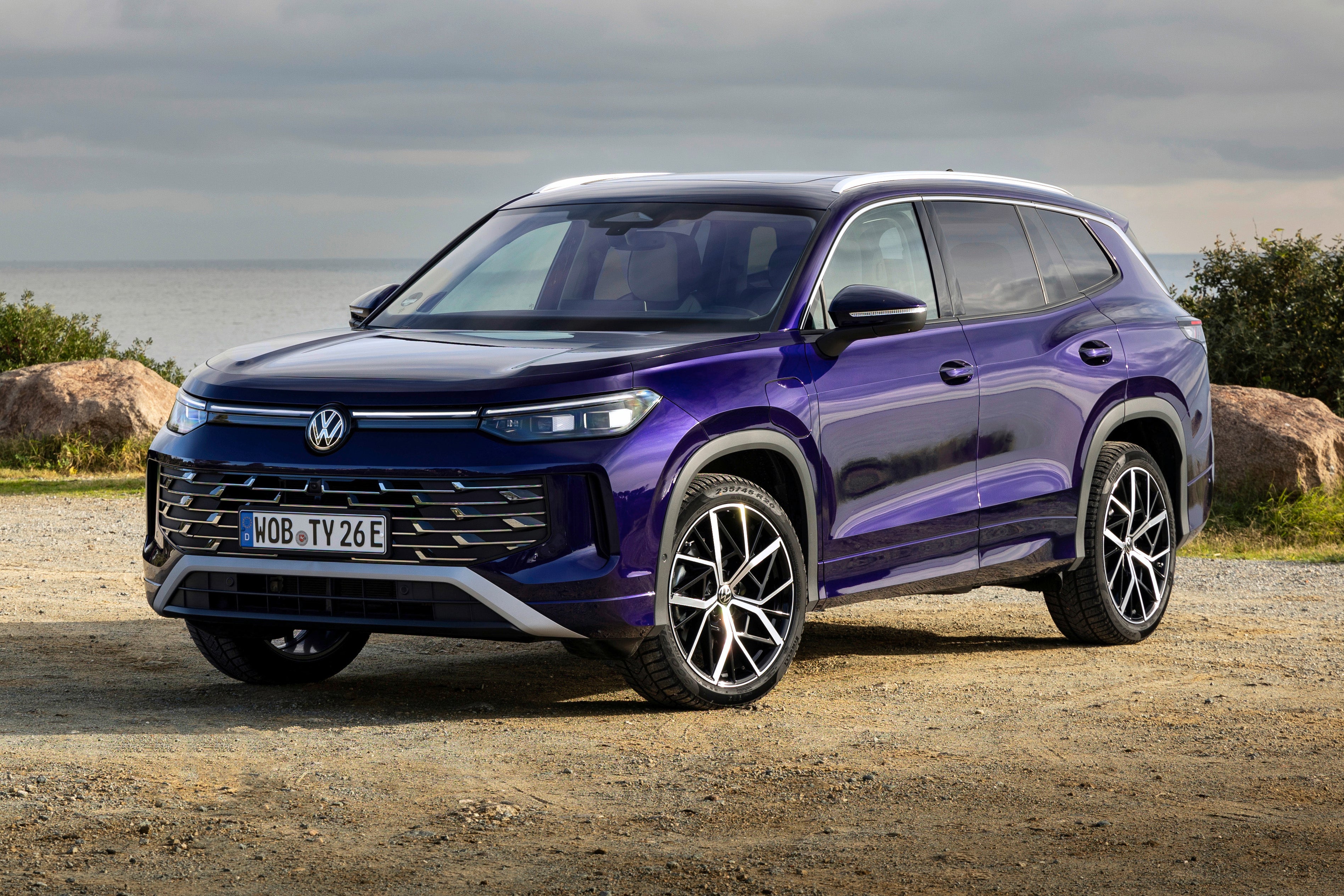 Volkswagen Tayron Review 2025: Price, specs & boot space | heycar UK