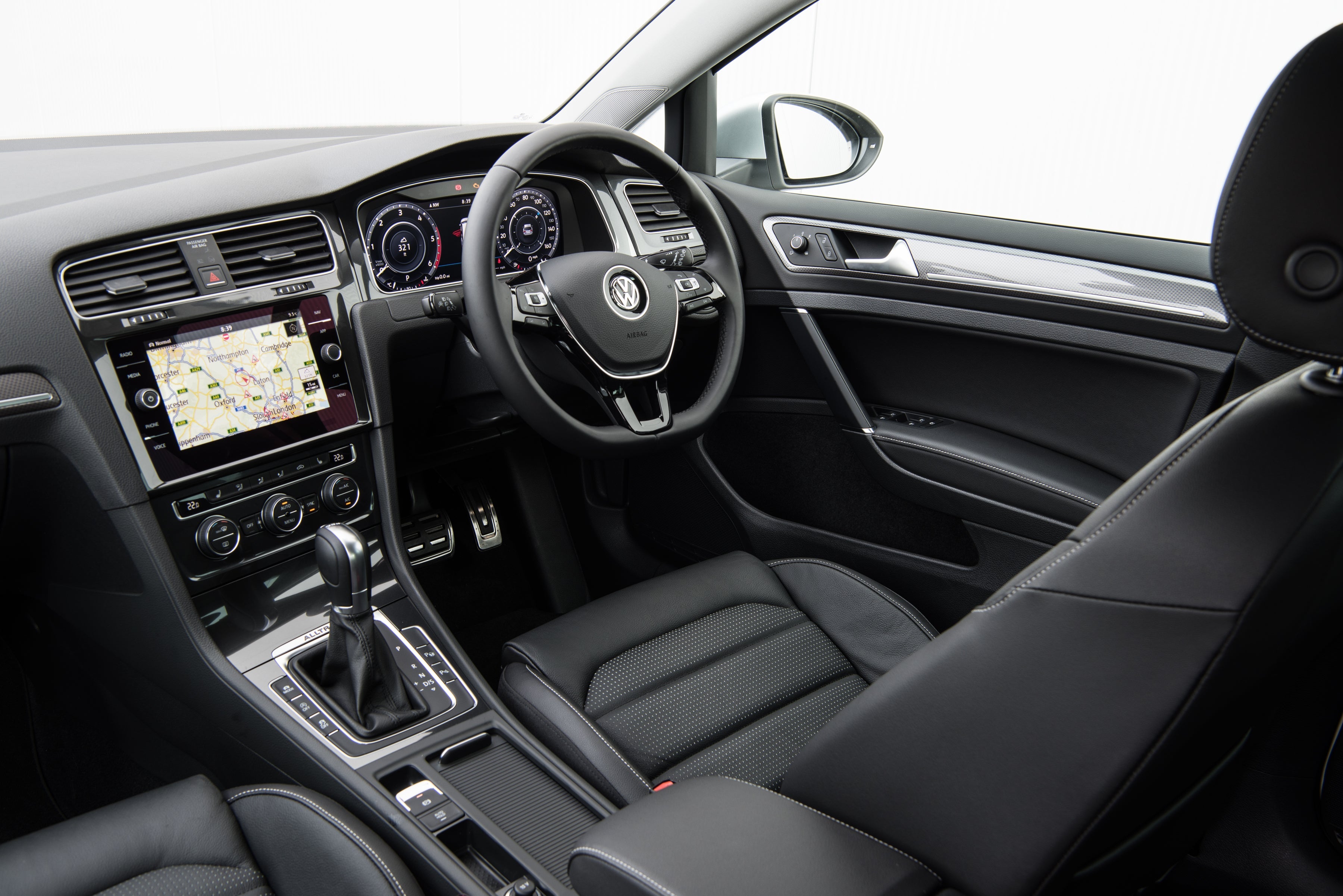 Volkswagen Golf Alltrack (2015-2020) Review | heycar