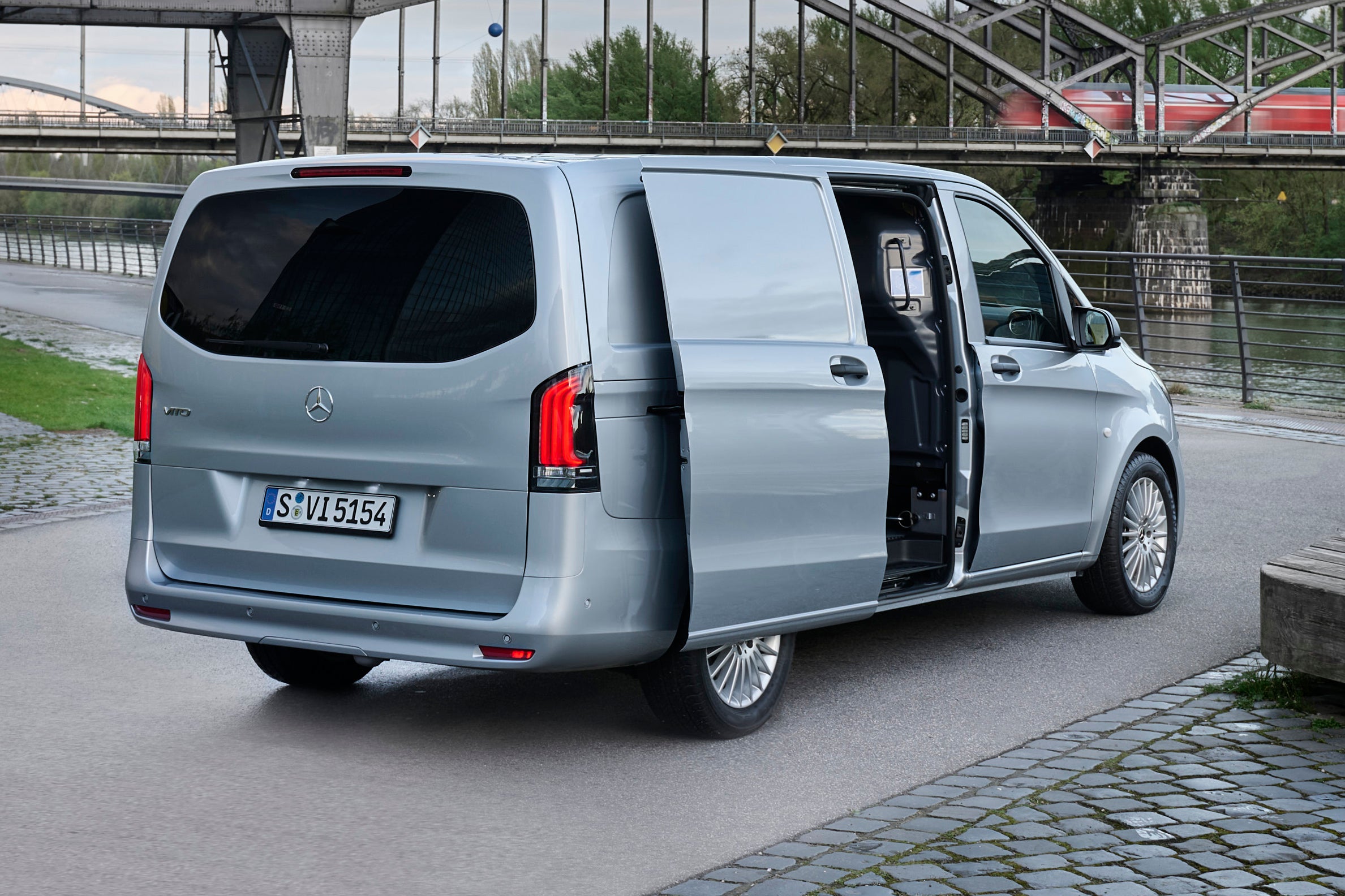 Mercedes-Benz Vito Review 2026: Price, specs & boot space | heycar UK