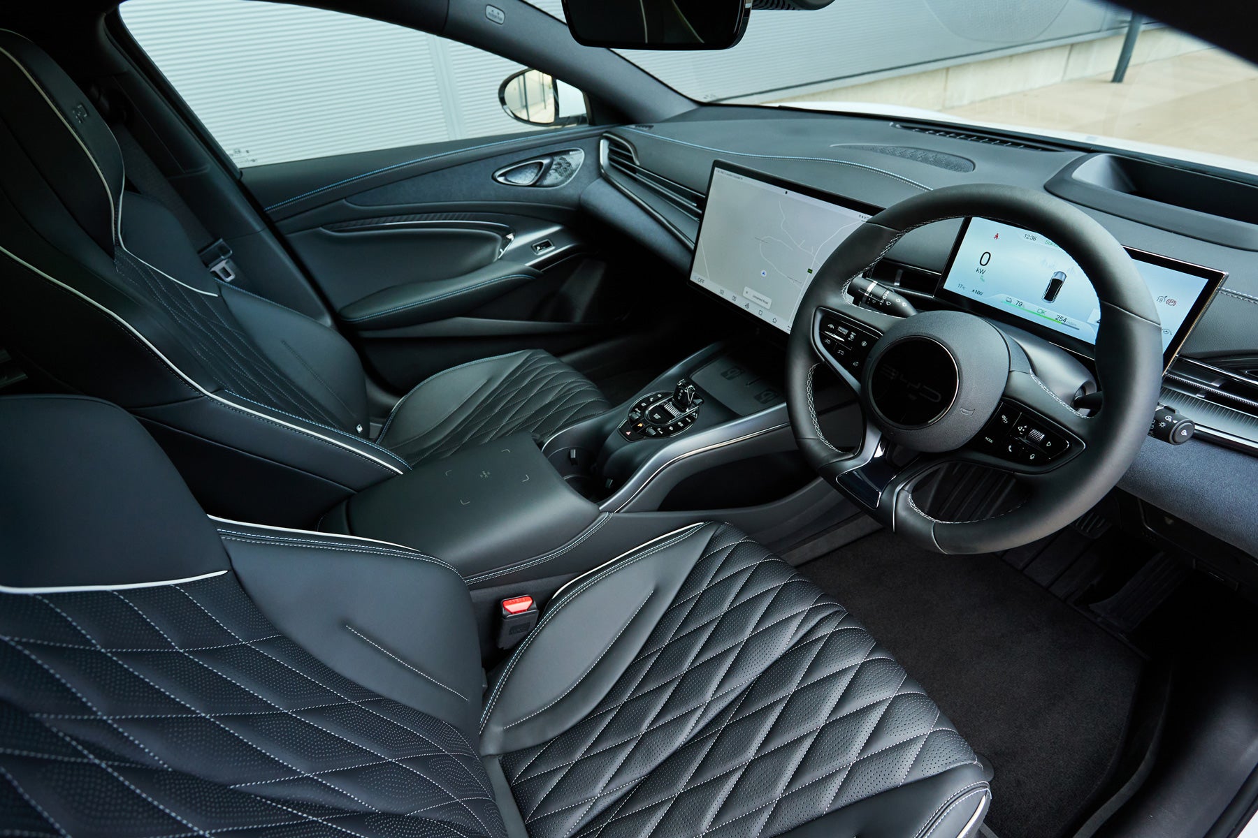 BYD Seal Review 2025: Price, specs & boot space | heycar UK