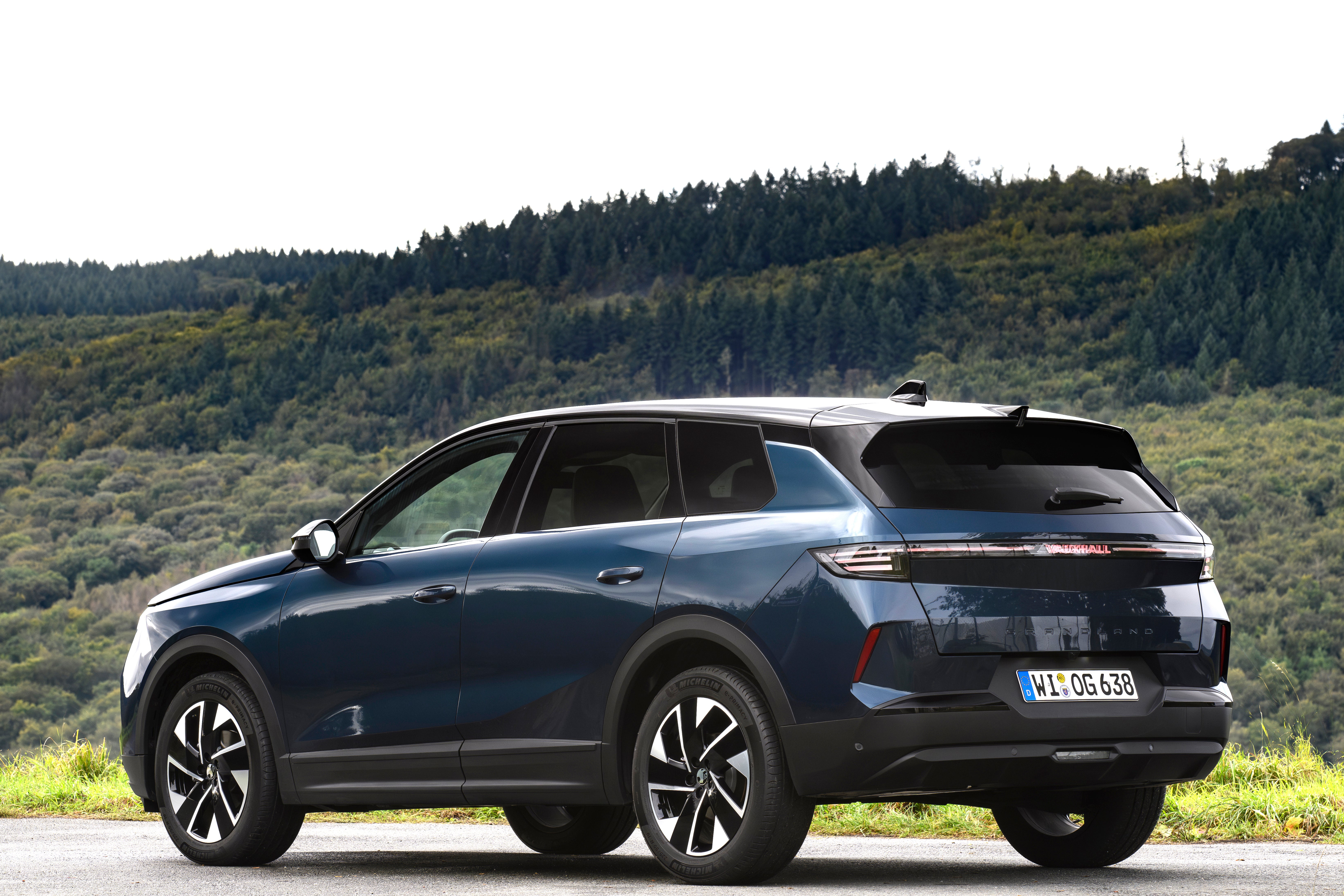 Vauxhall Grandland Review 2025: Price, specs & boot space | heycar UK