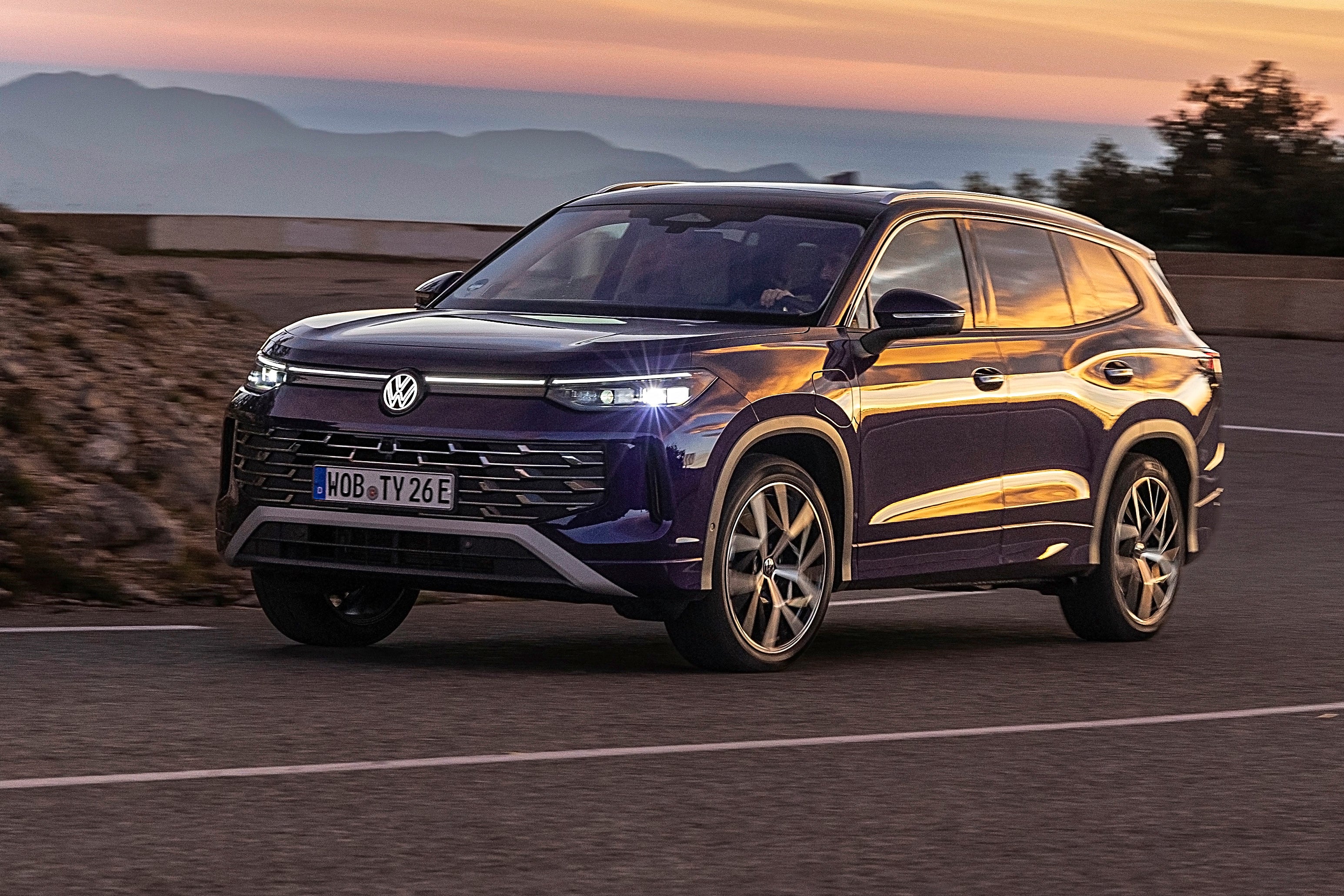 Volkswagen Tayron Review 2025: Price, specs & boot space | heycar UK