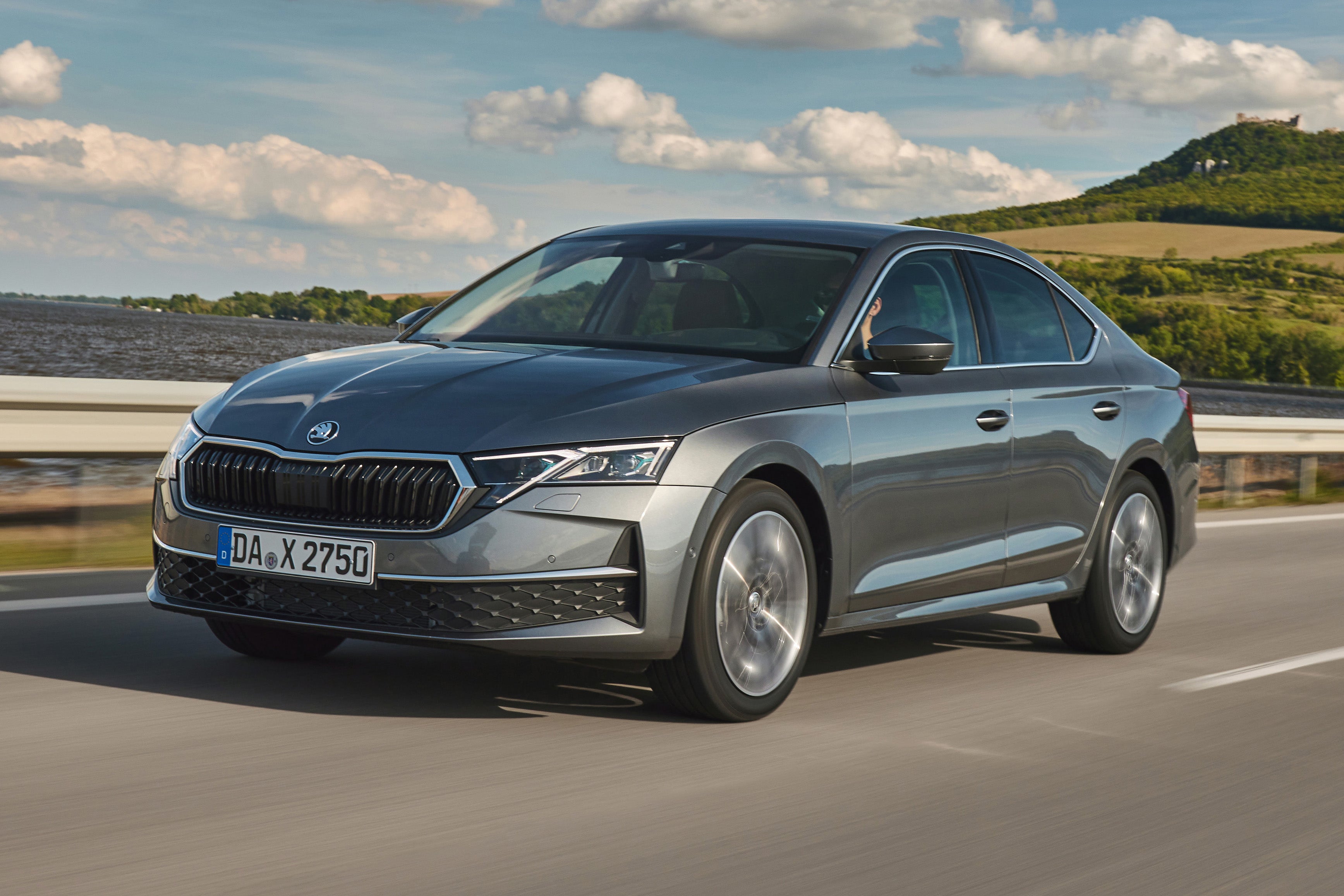Skoda Octavia Review 2026: Price, specs & boot space | heycar UK