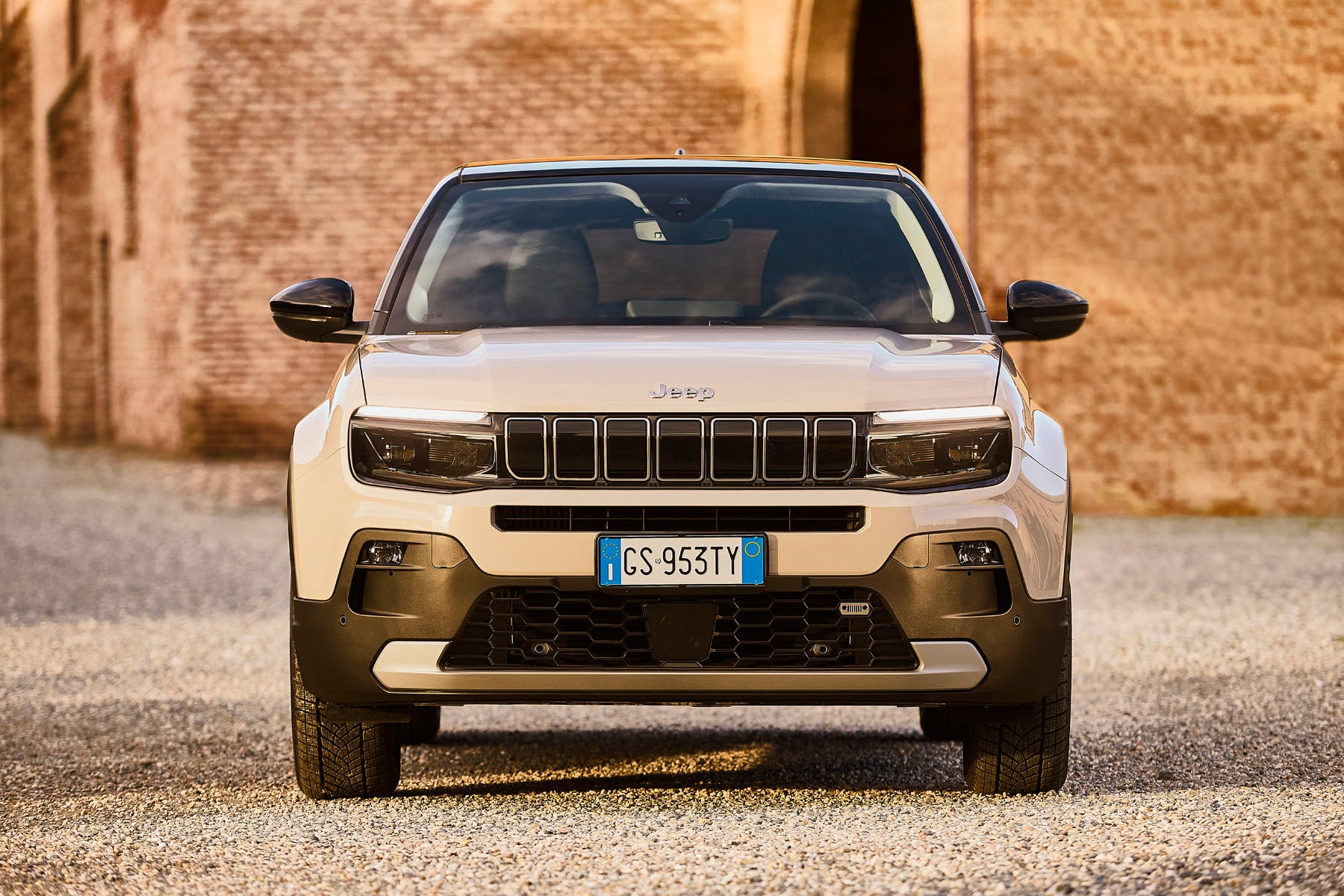 Jeep Avenger e-Hybrid Review 2026: Price, specs & boot space | heycar UK