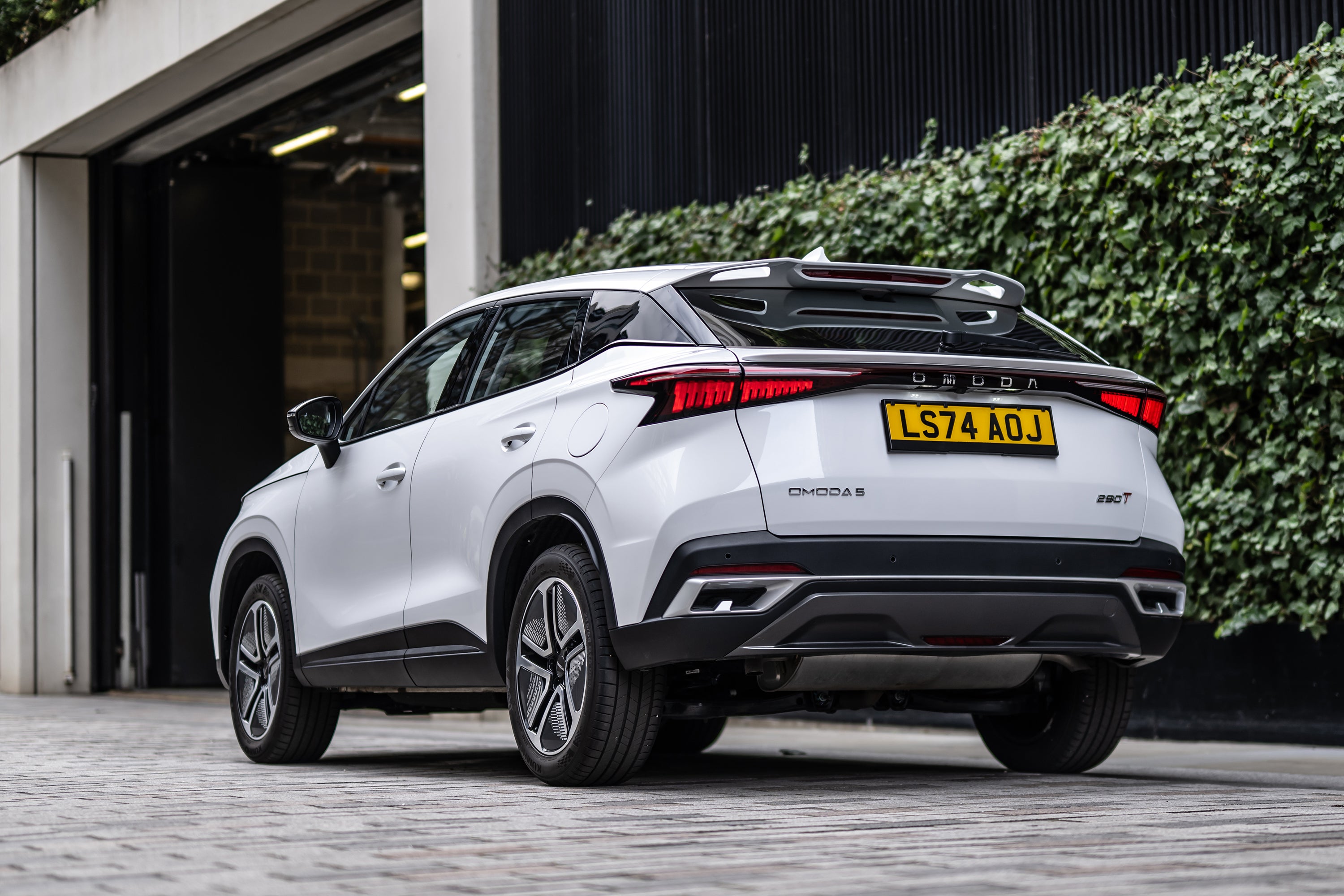 Omoda 5 Review 2025: Price, specs & boot space | heycar UK