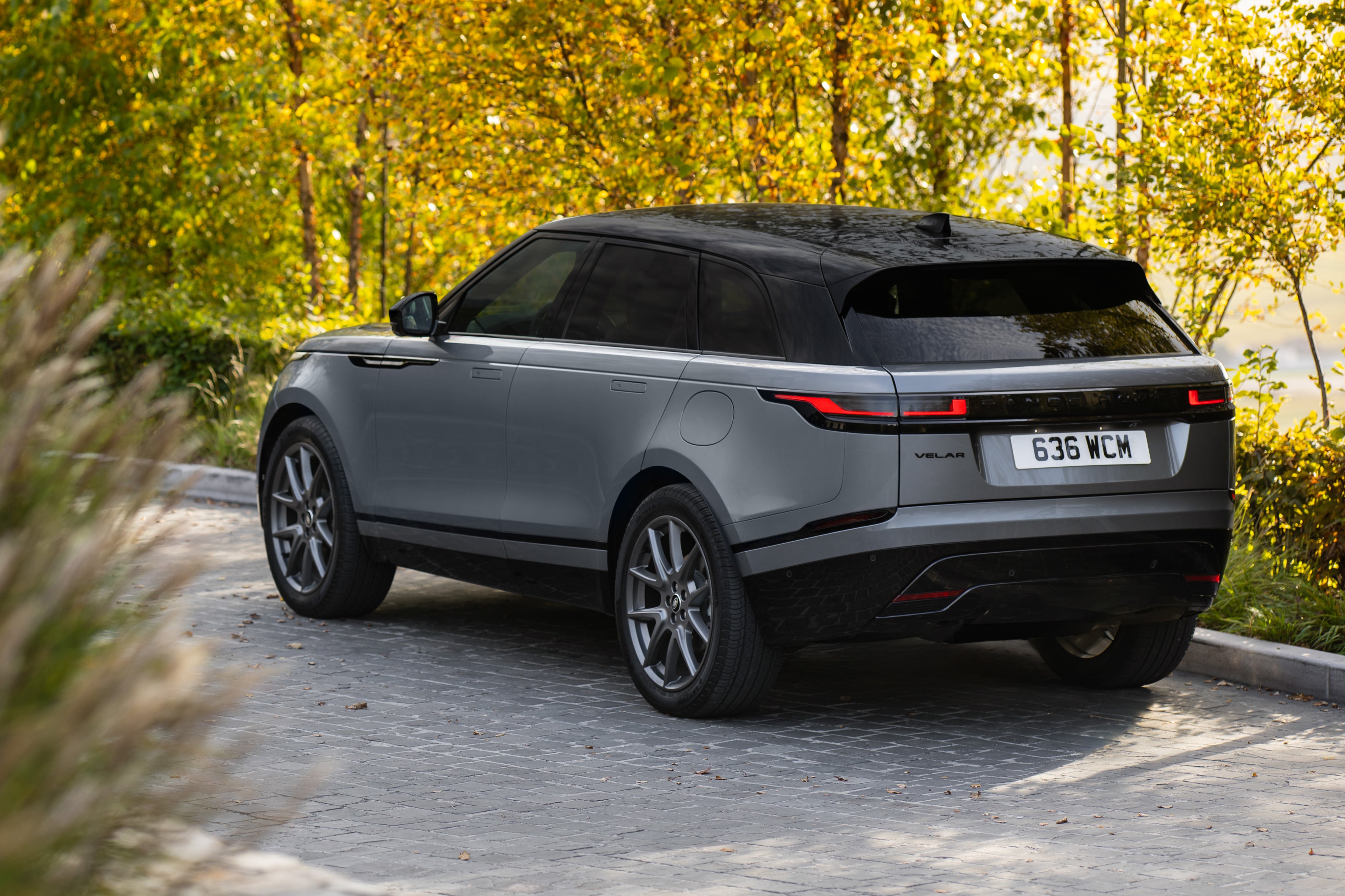 Range Rover Velar Review 2025: Price, specs & boot space | heycar UK