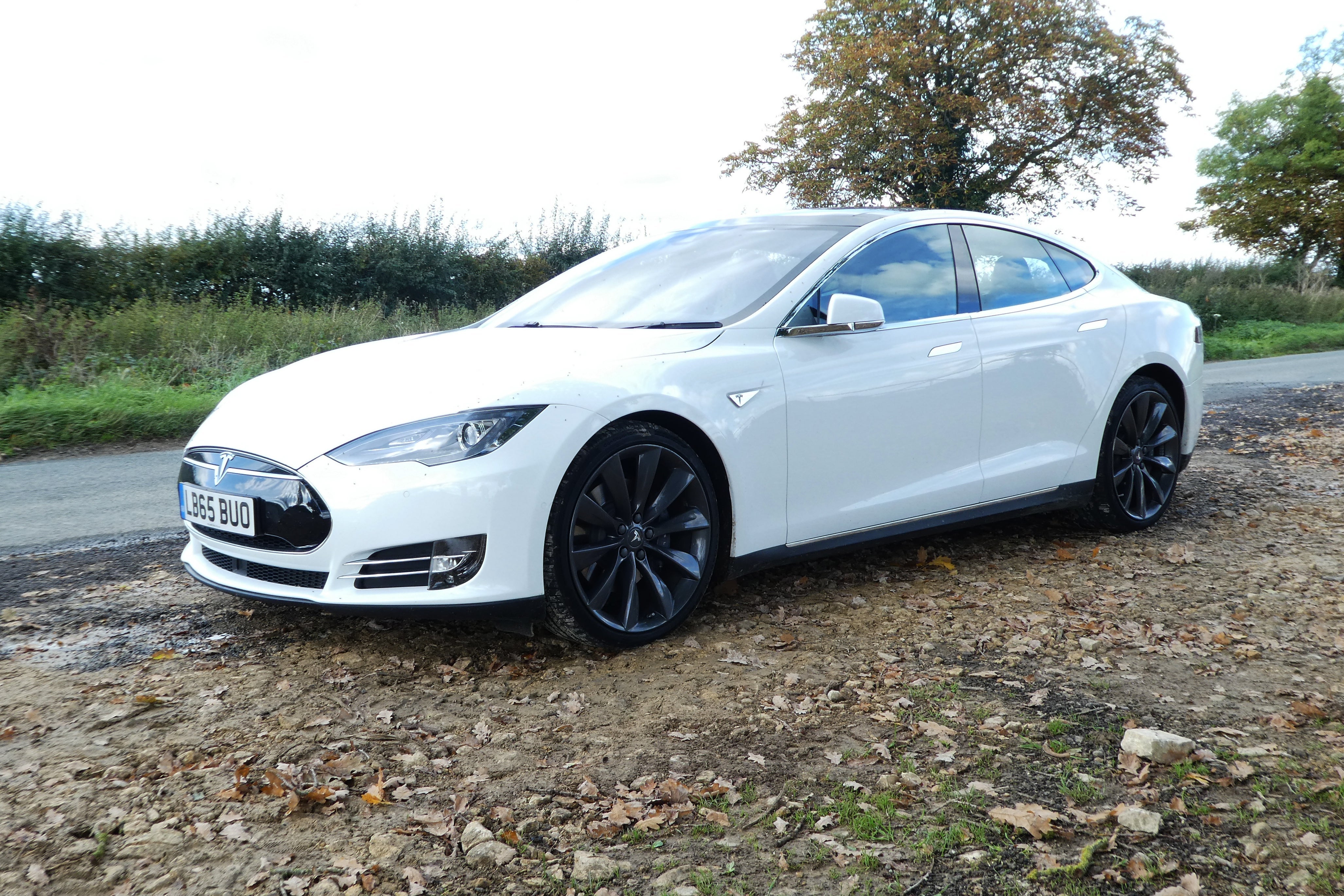 Tesla Model S Review 2026: Price, specs & boot space | heycar UK