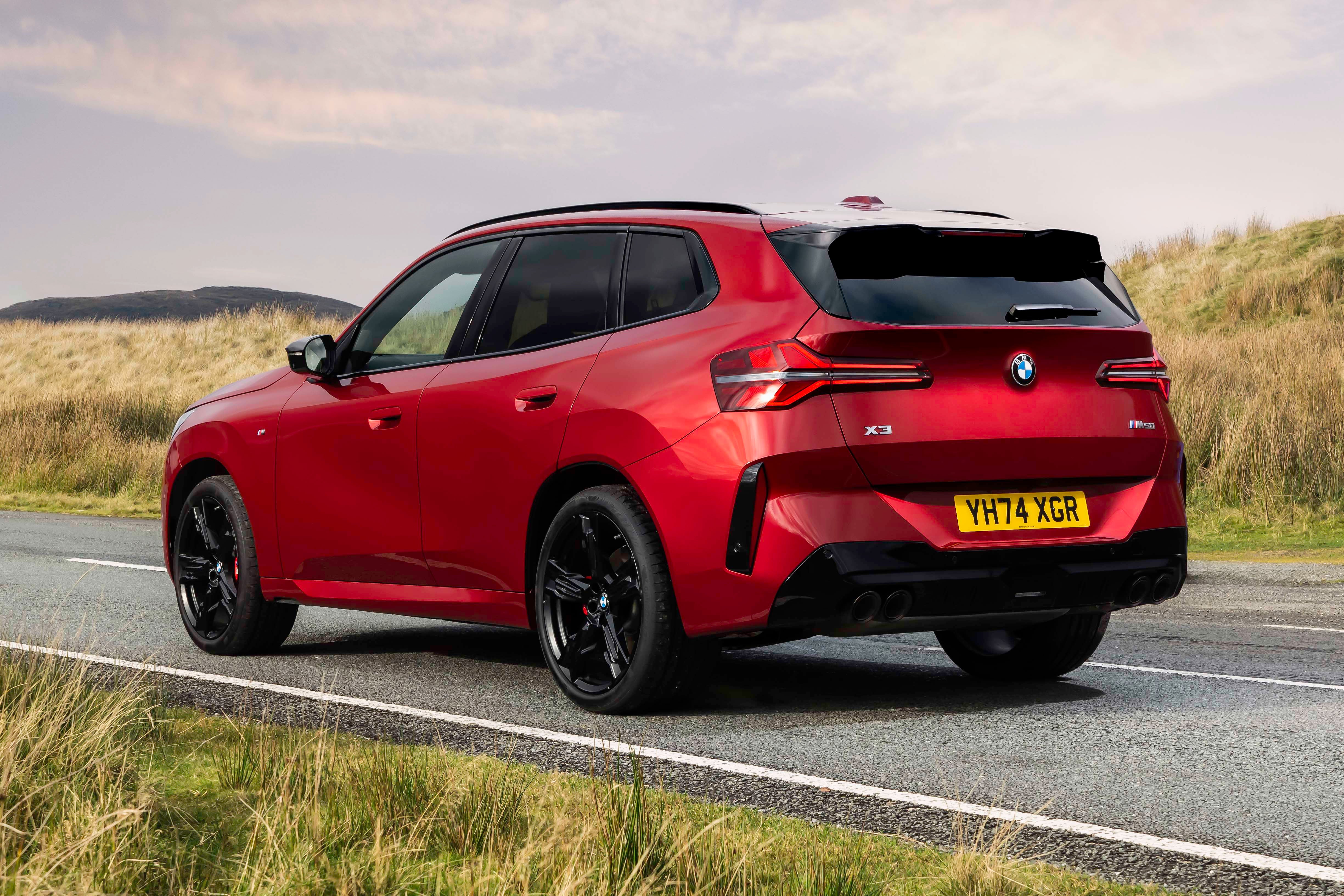 BMW X3 Review 2025: Price, specs & boot space | heycar UK